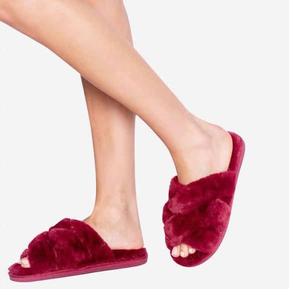 PJ Salvage | Shoes | New Pj Salvage Luxe Plush Slides In Bordeaux ...